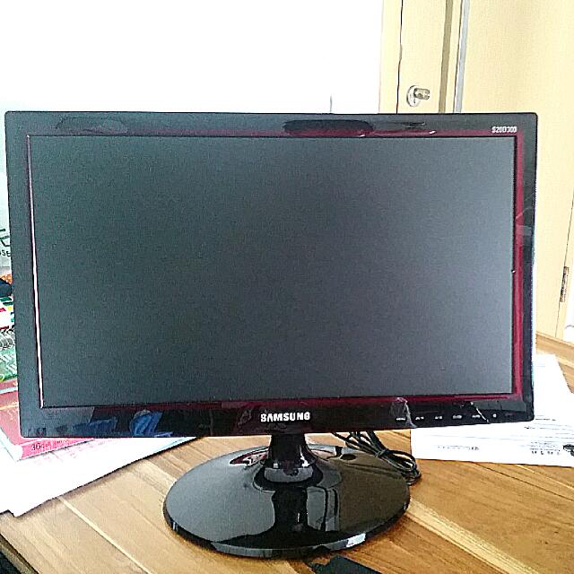 Samsung 21 inch Monitor screen S20D300, Health & Nutrition, Health ...