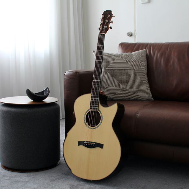 Maestro Custom Series Adirondack Rosewood Raffles Acoustic Guitar ...