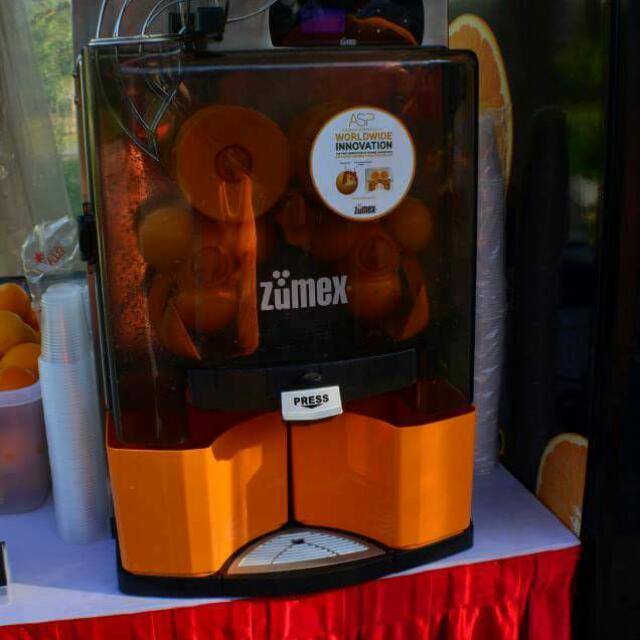 Zumex Freshly Squeezed Orange Juice Vending Machine, TV & Home ...