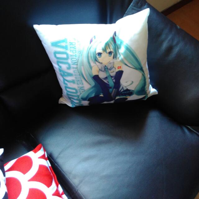 Miku Hatsune Couch Pillows~, Hobbies & Toys, Memorabilia & Collectibles ...