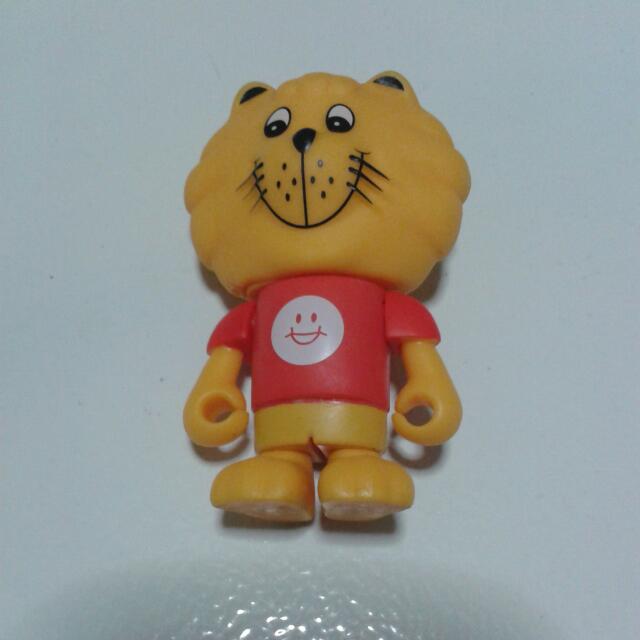 Singa Courtesy original, Hobbies & Toys, Toys & Games on Carousell
