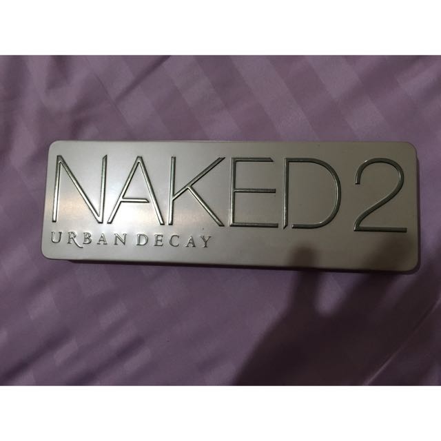 Naked 2 Palette, Kesehatan & Kecantikan di Carousell