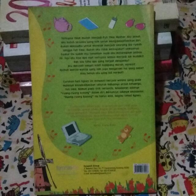 Novel : Kitchen Table Melody - Agnes Harjaningrum, Buku & Alat Tulis di ...