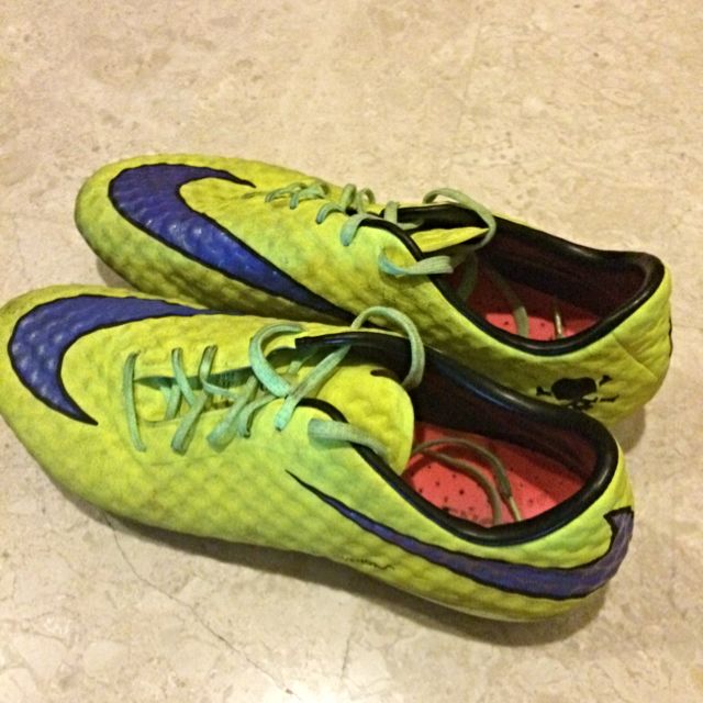 Nike Hypervenom Intense Heat Pack, Men's Fashion, Activewear on Carousell
