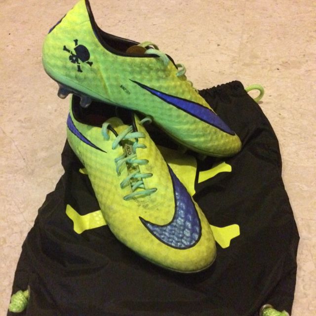 Nike Hypervenom Intense Heat Pack, Men's Fashion, Activewear on Carousell