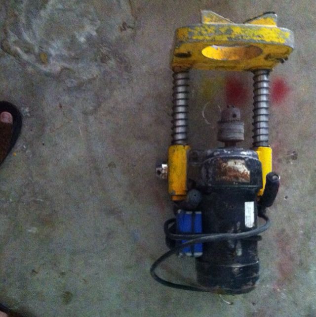 Tuwei Pipe Coring Machine up to 114mm hole, Car Accessories on Carousell