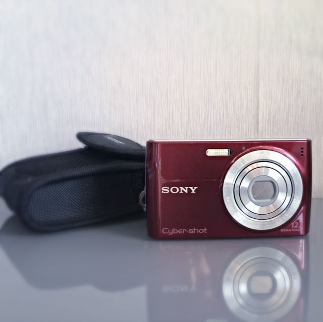 Cyber shot Sony Compact Camera, Photography, Cameras on Carousell