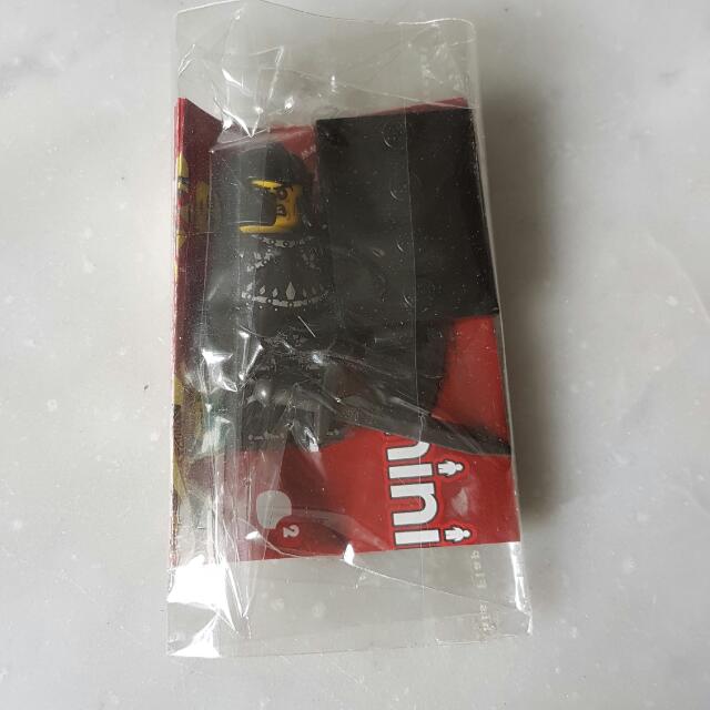 Lego Minifigure Evil Knight, Hobbies & Toys, Toys & Games on Carousell