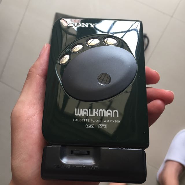 Sony Walkman WM-EX909 WITH ORIGINAL ear Phone, TV & Home Appliances, TV ...