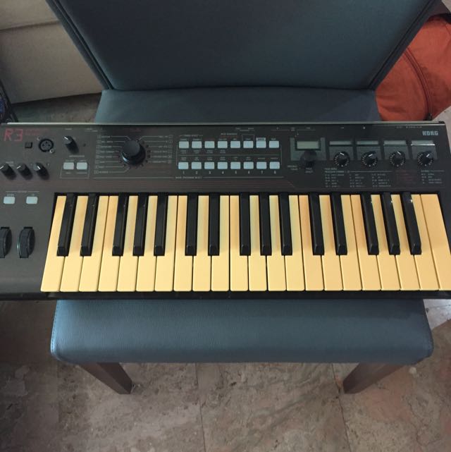 Korg R3 Analog Modelling Synthesizer, Hobbies & Toys, Music & Media ...