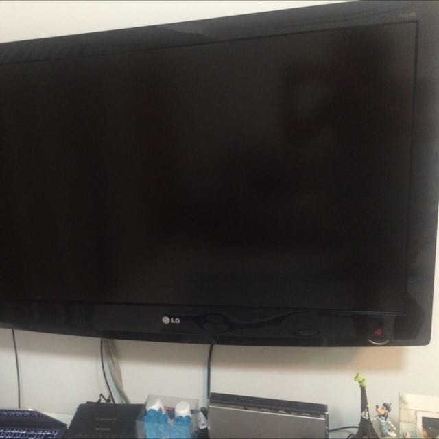 LG 42" 1080P FullHD TV, TV & Home Appliances, TV & Entertainment, TV on ...