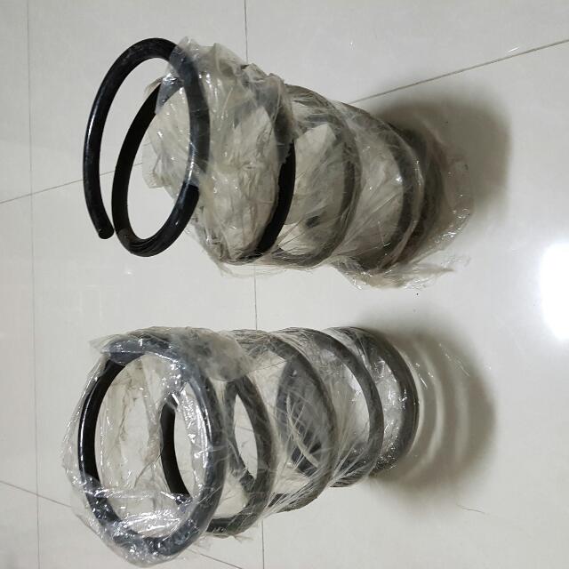 Mitsubishi Lancer front suspension spring, Car Accessories on Carousell