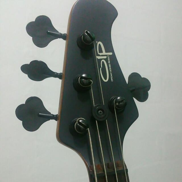 MIC OLP MM2 4-String Bass, Hobbies & Toys, Music & Media, Musical ...