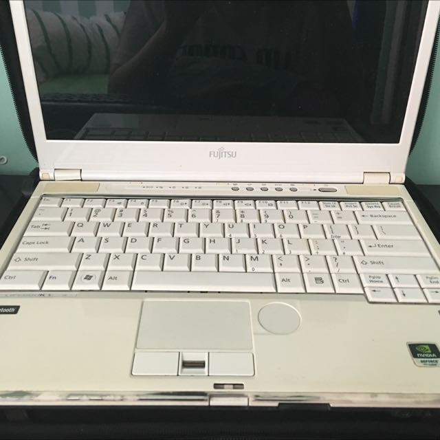 Fujitsu SH560 Laptop, Computers & Tech, Laptops & Notebooks on Carousell