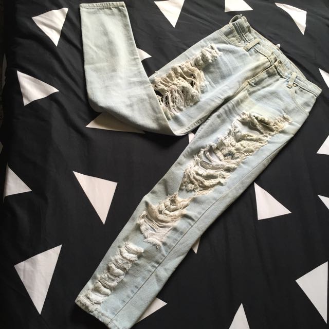 Super Ripped Jeans, Women's Fashion, Bottoms, Jeans & Leggings on Carousell
