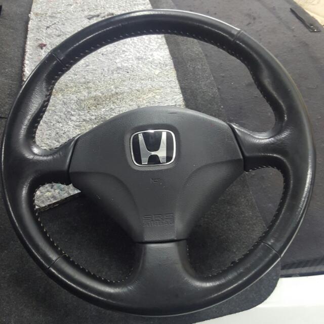06 Honda Integra DC5 Steering wheel For Sales, Car Accessories on Carousell