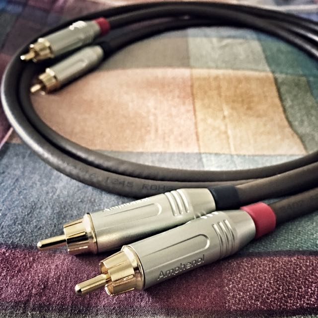 Vintage Sound Belden 8402 RCA Interconnect Custom Made, Audio, Other Audio Equipment on Carousell