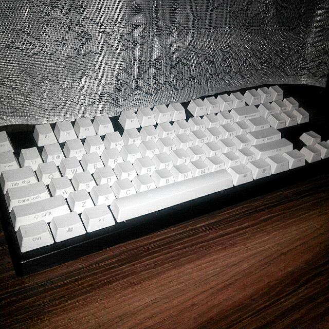 Pre-loved White PBT Front Face Keycaps (For TKL Keyboards), Computers ...