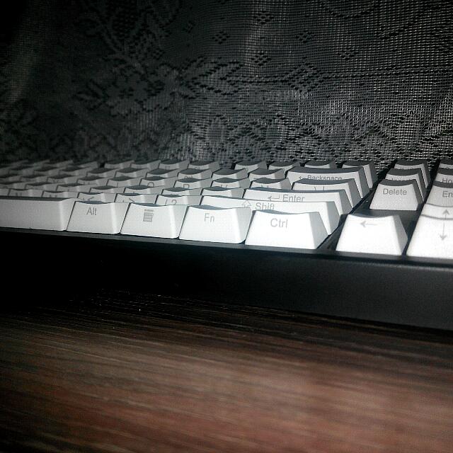 Pre-loved White PBT Front Face Keycaps (For TKL Keyboards), Computers ...