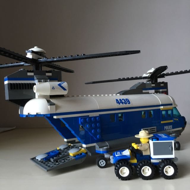 LEGO CITY Heavy Lift Chinook Helicopter, Hobbies & Toys, Toys & Games ...