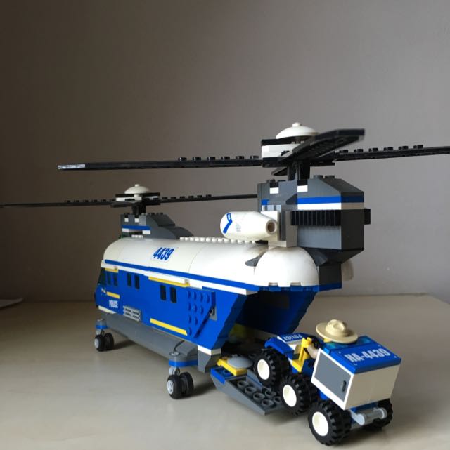 LEGO CITY Heavy Lift Chinook Helicopter, Hobbies & Toys, Toys & Games ...