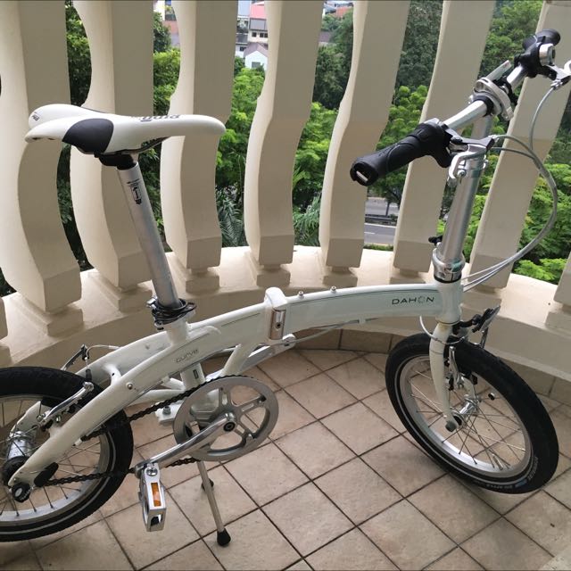 Dahon D3 Curve White Folding Bike, Sports Equipment, Bicycles & Parts ...