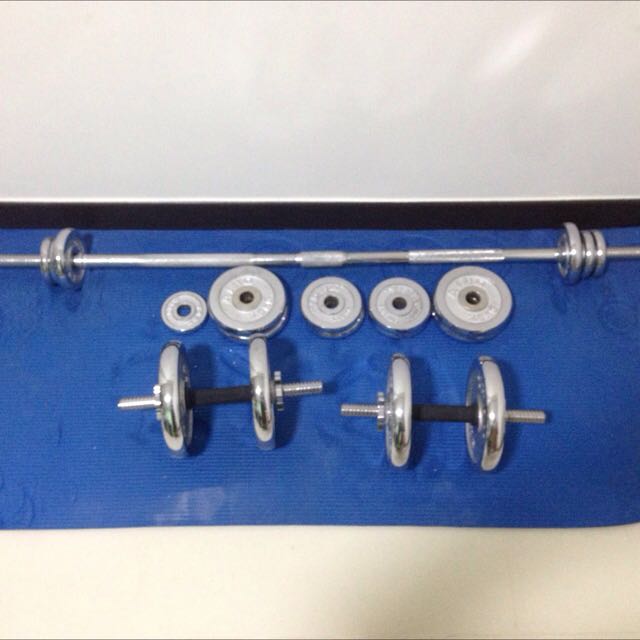 Wall mount pull up bar, gym bench(foldable), barbell set 50kg, Sports ...