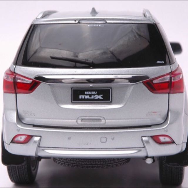 isuzu mux 1:18 ISUZU MU-X (silver) alloy model toy car miniature ...