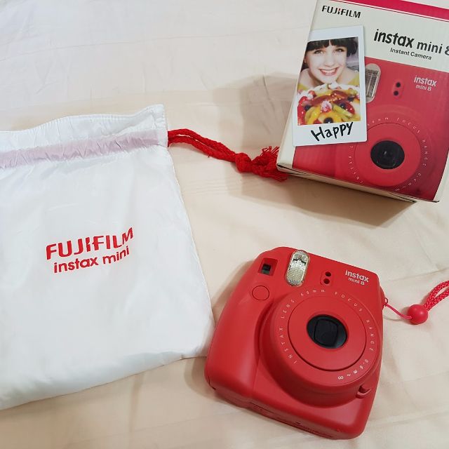 Fujifilm INSTAX Mini 8 (red), Photography, Cameras on Carousell