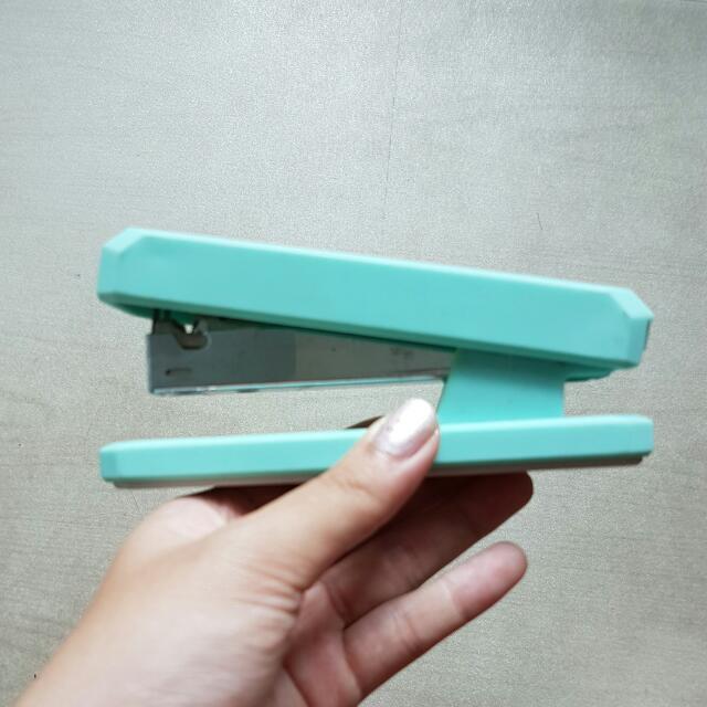 Pretty Stapler, Hobbies & Toys, Stationery & Craft, Craft Supplies ...