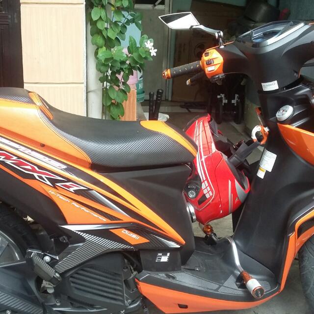 Yamaha mio mxi orange color 2013 Model Odo 4000 klm only!, Motorbikes on Carousell