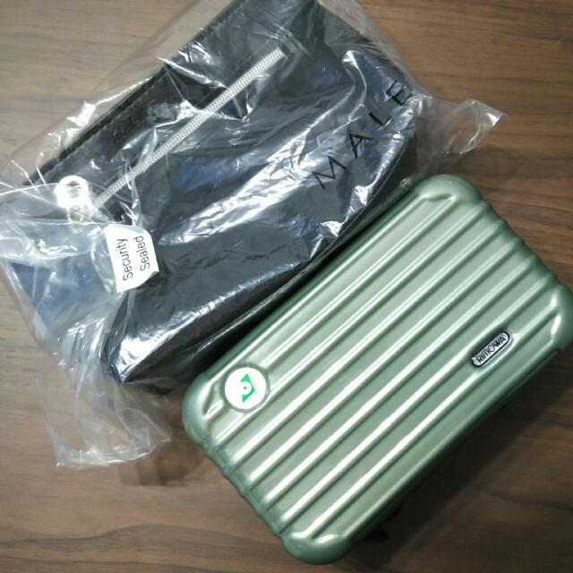 Eva Rimowa Amenity Kit + SQ First Class Ferragamo Amenity Kit ...