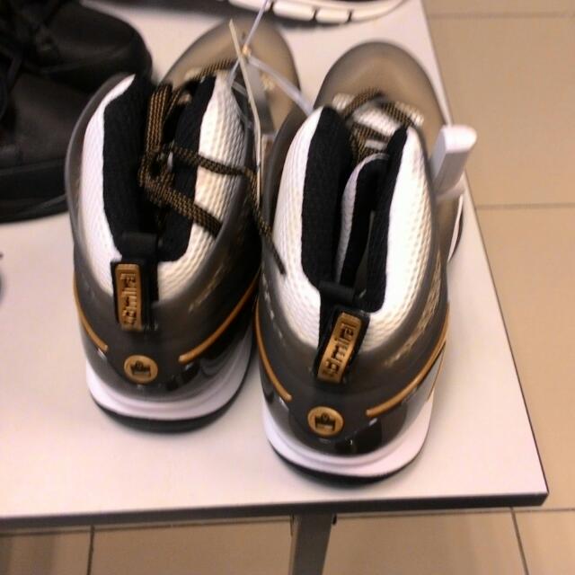 Original Admiral Sport Shoes, Sports Equipment, Sports & Games, Racket ...