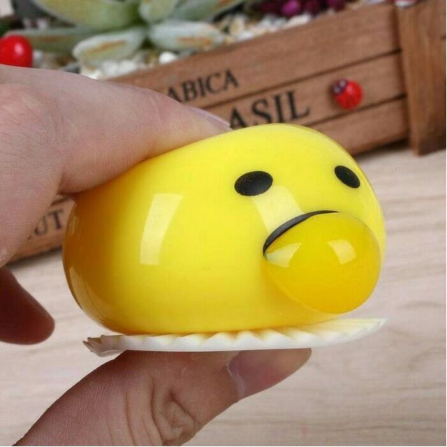 Gudetama Barrel O Slime/Lazy gudetama vomiting egg toy, Bayi & Anak ...