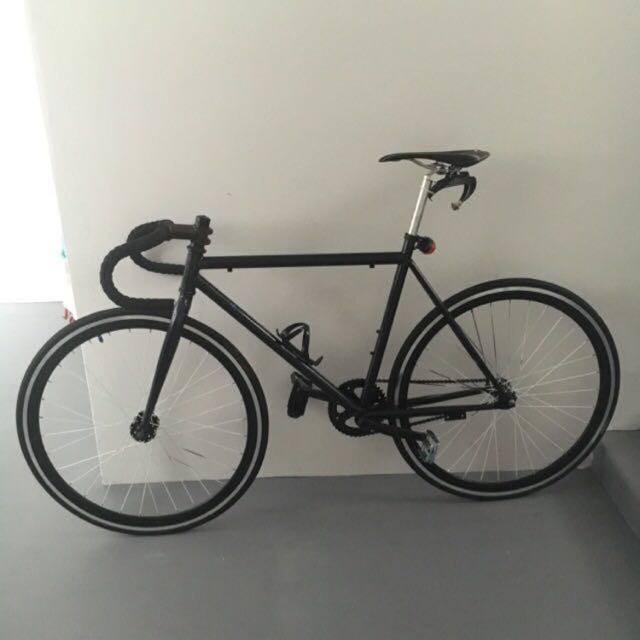 Fixie black, Sports Equipment, Bicycles & Parts, Bicycles on Carousell