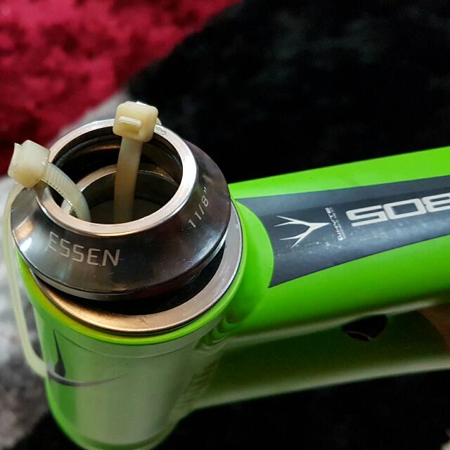 Frame mountain bike Whyte UK 805 S, seat post Carbon SLK, headset ESSEN, Sports Equipment ...