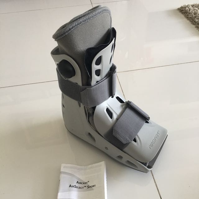 Aircast Boots, Everything Else on Carousell