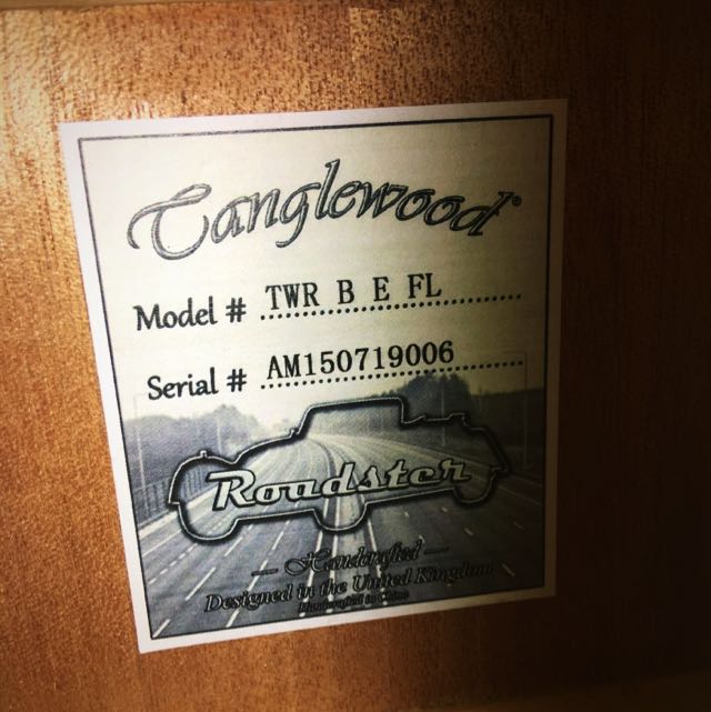 Tanglewood Roadster TWR B E FL (fretless Ukulele Bass), Hobbies & Toys, Music & Media, Musical ...