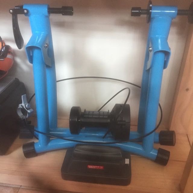 Giant Bicycle Indoor Trainer, Sports Equipment, Bicycles & Parts ...