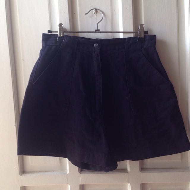 HW Skort Type Short, Women's Fashion, Bottoms, Shorts on Carousell