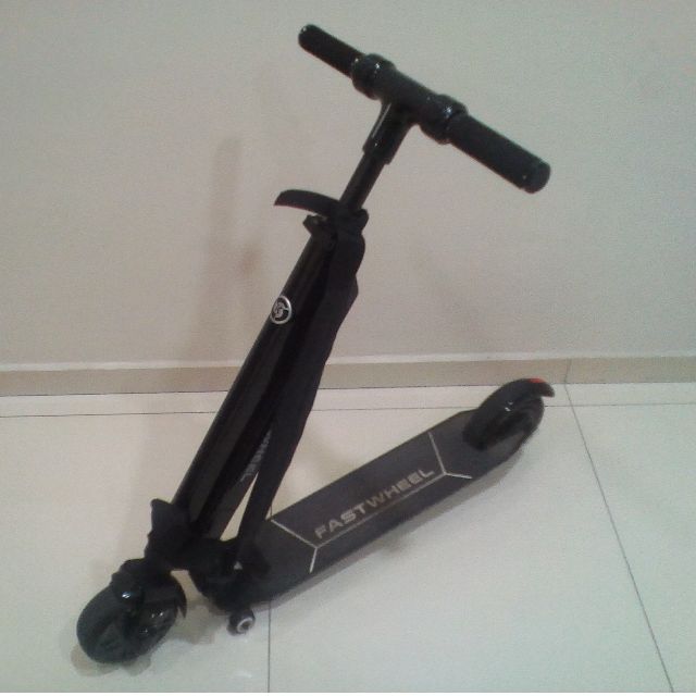 Cruzer 2.0 FastWheel E-Scooter (Standard Black), Sports Equipment, PMDs ...