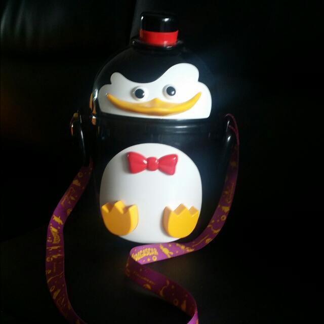 Tokyo Disney Penguin Of Madagascar Popcorn Container #Dirty30, Hobbies ...