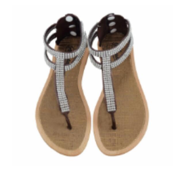 Shuta Flat Sandals, Women's Fashion, Footwear, Sandals on Carousell