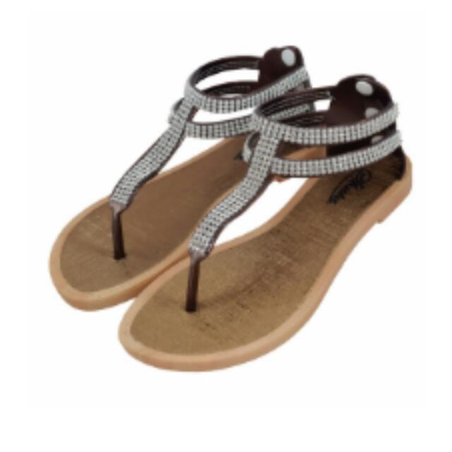 Shuta Flat Sandals, Women's Fashion, Footwear, Sandals on Carousell