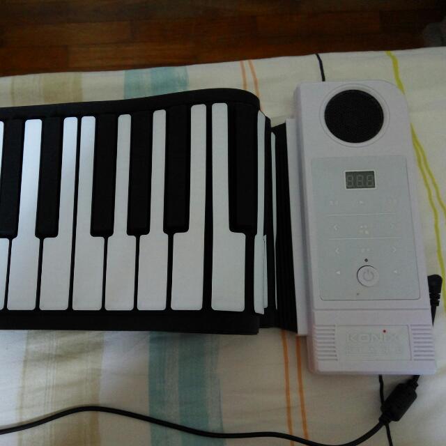 88 Key Flexible Roll up Piano, Hobbies & Toys, Music & Media, Music Accessories on Carousell