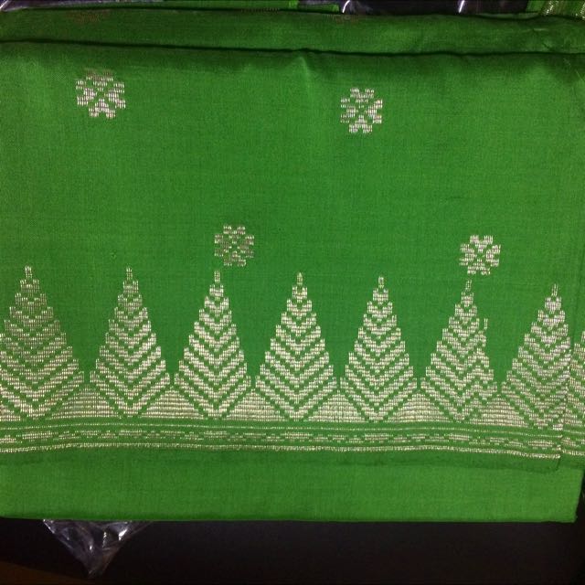 Songket Bunga Tabur, Women's Fashion, Muslimah Fashion, Baju Kurung ...