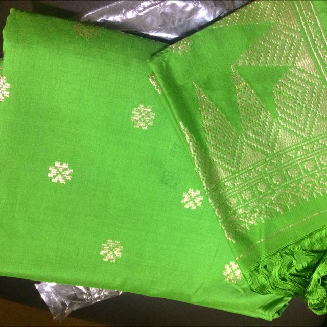 Songket Bunga Tabur, Women's Fashion, Muslimah Fashion, Baju Kurung ...