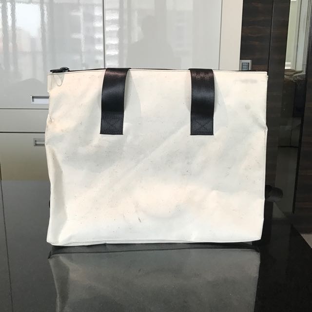 FREITAG SPORT BAG F46 CLARK, Men's Fashion, Bags, Briefcases on Carousell