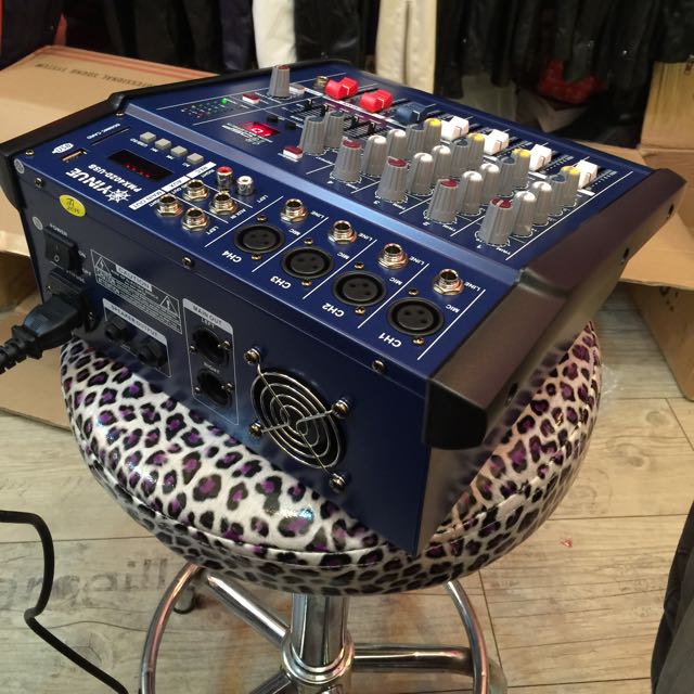 4 Track Mixer 連Amp. 5段Eq ,16種effect ,可插Sd卡及Usb, 興趣及遊戲, 音樂樂器 & 配件, 樂器配件 ...