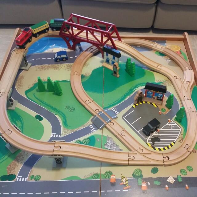 Thomas And Trains Table Set, Hobbies & Toys, Toys & Games on Carousell